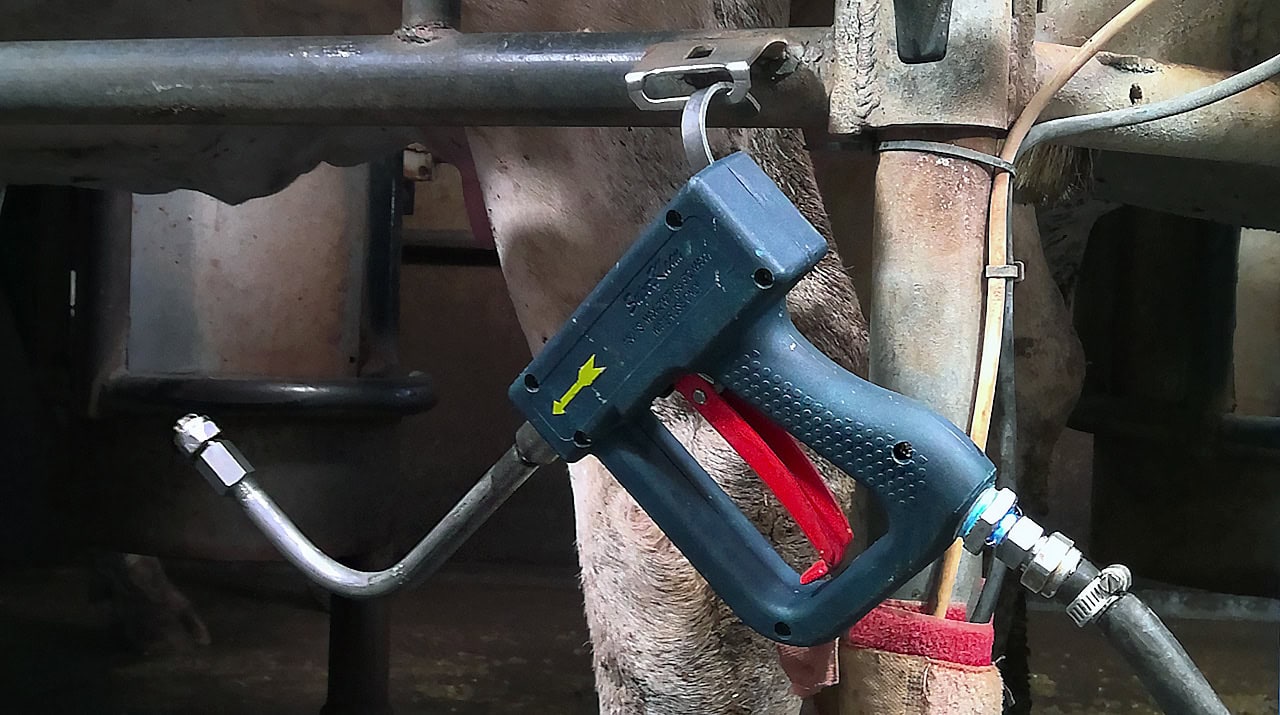 Milking Parlor Dairy Nozzle | Teat Spray Gun & Dip Sprayers